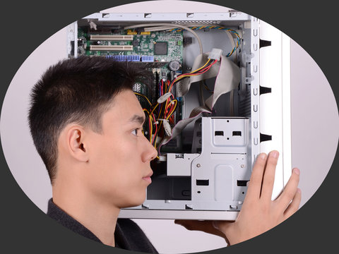 「Computertechniker」の写真素材 | 41件の無料イラスト画像 | Adobe Stock