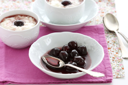 Amarena-Kirschen Images – Browse 9 Stock Photos, Vectors, and Video ...