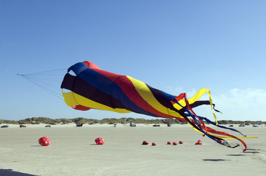 รูปภาพWinddrachen – เลือกดูภาพถ่ายสต็อก เวกเตอร์ และวิดีโอ123 | Adobe Stock