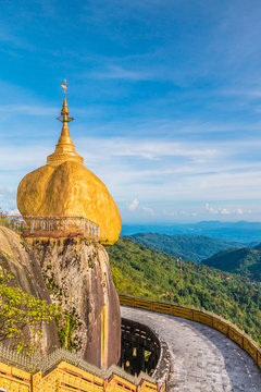 รูปภาพKyaikhto – เลือกดูภาพถ่ายสต็อก เวกเตอร์ และวิดีโอ94 | Adobe Stock