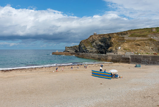 「Redruth」の画像 - 207 件の Stock 写真、ベクターおよびビデオ | Adobe Stock