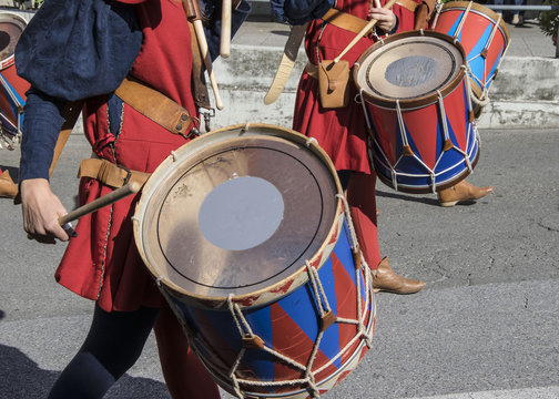 Tamburi 이미지 – 찾아보기 255 스톡 사진, 벡터 및 비디오 | Adobe Stock