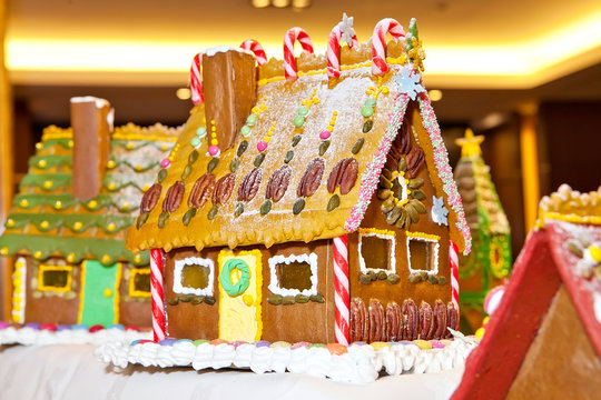 Gingerbread House Scene Images – Browse 2,101 Stock Photos, Vectors ...