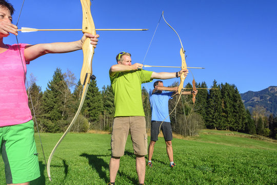 รูปภาพSportbogen – เลือกดูภาพถ่ายสต็อก เวกเตอร์ และวิดีโอ61 | Adobe Stock