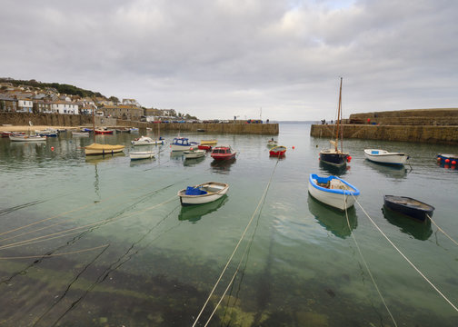 รูปภาพMousehole – เลือกดูภาพถ่ายสต็อก เวกเตอร์ และวิดีโอ502 | Adobe Stock