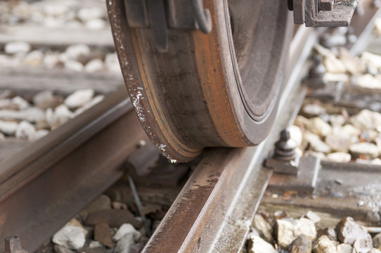 Bahnschiene bilder – Bläddra bland 866 stockfoton, vektorer och videor ...