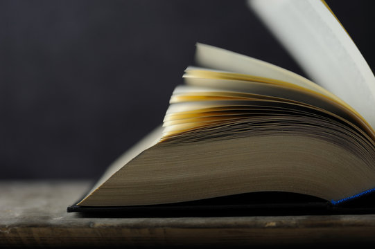 Seitenweise Images – Browse 7 Stock Photos, Vectors, and Video | Adobe ...