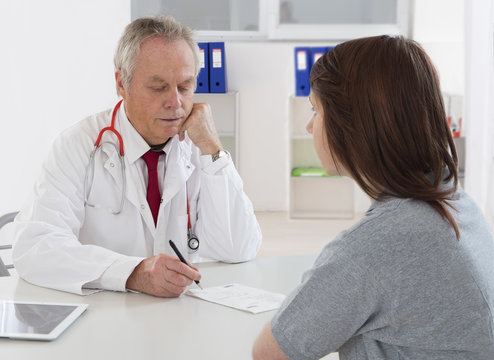 Visite Medicale Images – Browse 9 Stock Photos, Vectors, and Video ...