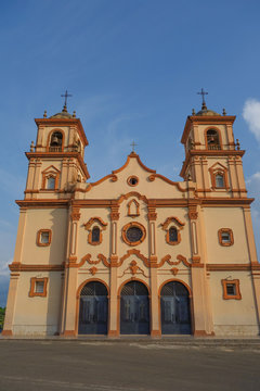 "Bata Cathedral" Bilder – Durchsuchen 16 Archivfotos, Vektorgrafiken ...