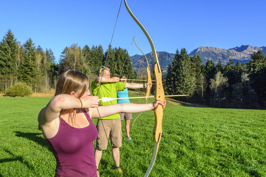 รูปภาพSportbogen – เลือกดูภาพถ่ายสต็อก เวกเตอร์ และวิดีโอ61 | Adobe Stock