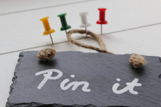 Anpinnen bilder – Bläddra bland 790 stockfoton, vektorer och videor ...