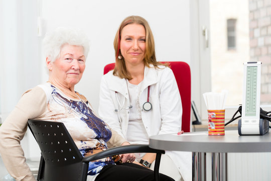 Geriater bilder – Bläddra bland 50 stockfoton, vektorer och videor ...