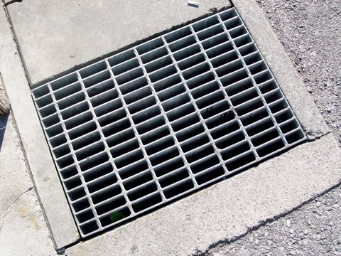 Abwasserdeckel Bilder – Durchsuchen 1,171 Archivfotos, Vektorgrafiken ...