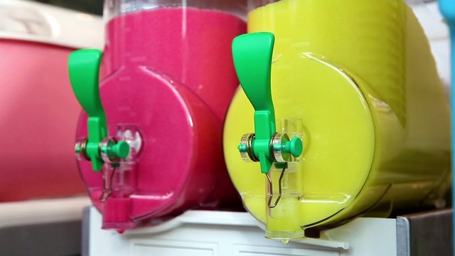 รูปภาพSlushy – เลือกดูภาพถ่ายสต็อก เวกเตอร์ และวิดีโอ76,510 | Adobe Stock