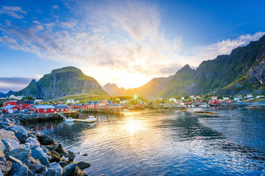 รูปภาพ"Norwegen – เลือกดูภาพถ่ายสต็อก เวกเตอร์ และวิดีโอ2,445,861 ...