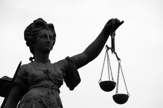 รูปภาพStrafen – เลือกดูภาพถ่ายสต็อก เวกเตอร์ และวิดีโอ348 | Adobe Stock