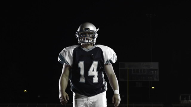 รูปภาพQuarterback – เลือกดูภาพถ่ายสต็อก เวกเตอร์ และวิดีโอ28,332 ...