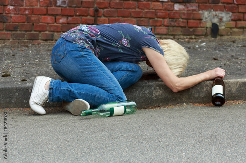 "Drunk woman" Stockfotos und lizenzfreie Bilder auf Fotolia.com - Bild ...