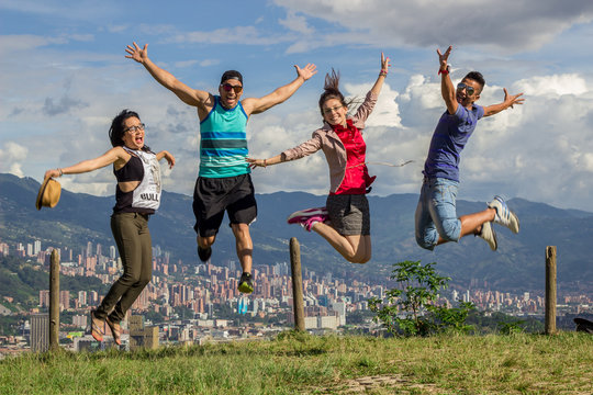 Saltando Images – Browse 22,670 Stock Photos, Vectors, and Video ...