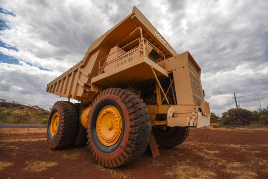 ダンプ 画像 - 参照 369 Stock 写真、ベクターおよびビデオ | Adobe Stock