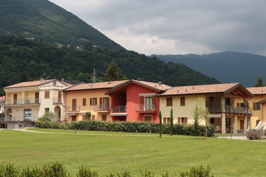 Case Colorate Images – Browse 2,504 Stock Photos, Vectors, and Video ...