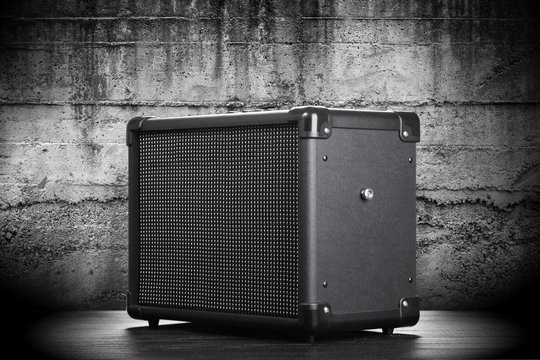 Amplifier Bilder – Durchsuchen 105,188 Archivfotos, Vektorgrafiken und ...