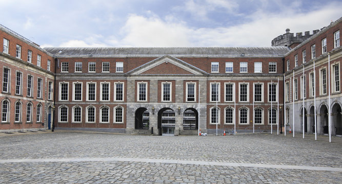 "Dublin Castle"-Bilder: Stock-Fotos & -Videos. | Adobe Stock