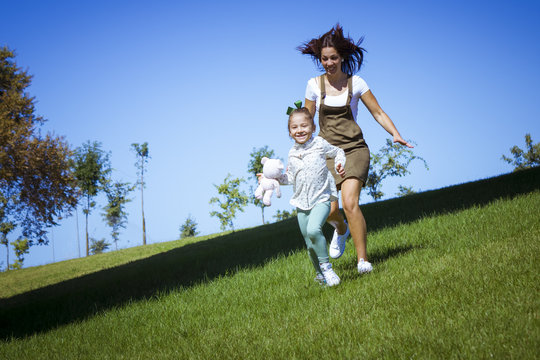 「Jugando」の画像 - 8,452 件の Stock 写真、ベクターおよびビデオ | Adobe Stock