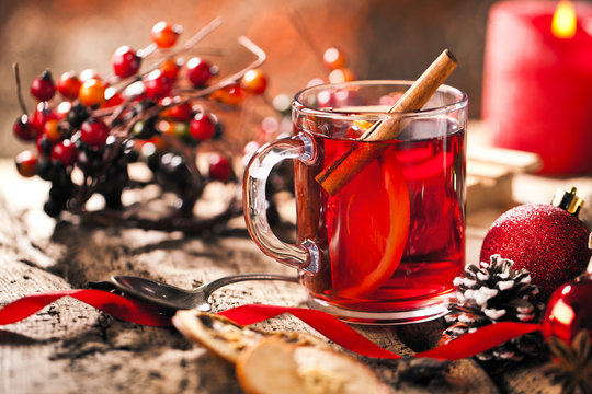 Punsch Bilder – Durchsuchen 9,066 Archivfotos, Vektorgrafiken und ...