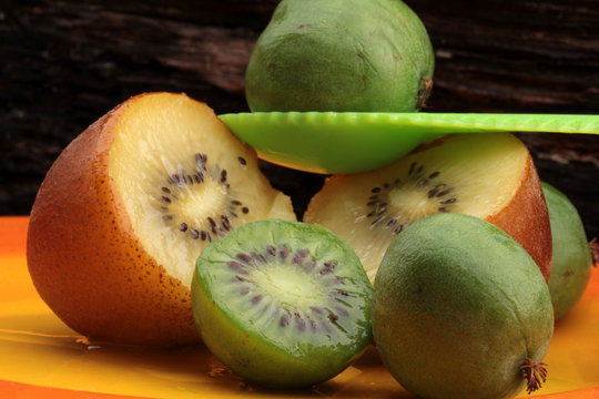 Kiwibeeren Images – Browse 62 Stock Photos, Vectors, and Video | Adobe ...