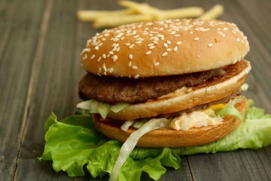 Bigmac Bilder – Durchsuchen 236 Archivfotos, Vektorgrafiken und Videos | Adobe Stock
