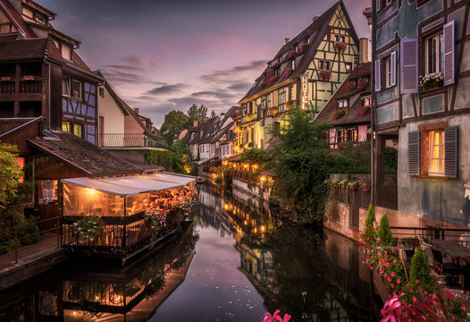 รูปภาพColmar – เลือกดูภาพถ่ายสต็อก เวกเตอร์ และวิดีโอ17,171 | Adobe Stock