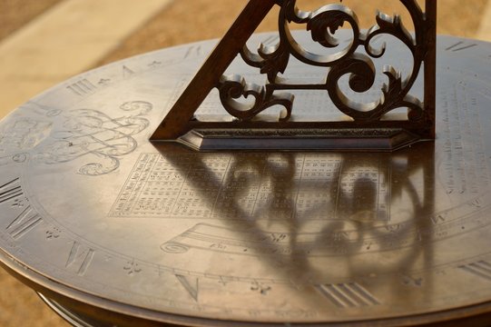 Sun Clock Images – Browse 56,711 Stock Photos, Vectors, and Video ...