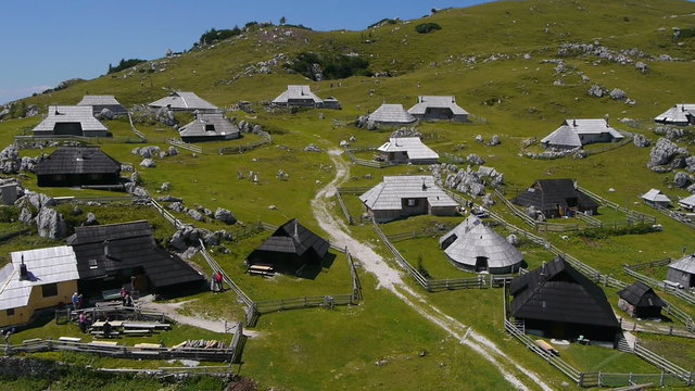 "Velika Planina" Bilder – Durchsuchen 2,623 Archivfotos, Vektorgrafiken ...