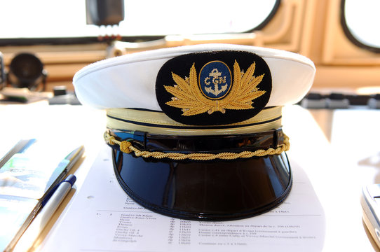 「Capitaine」の画像 - 1,033 件の Stock 写真、ベクターおよびビデオ | Adobe Stock