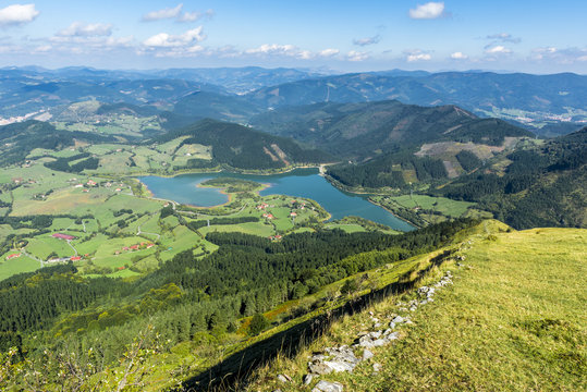 Imágenes de Leniz: descubre bancos de fotos, ilustraciones, vectores y vídeos de 87 | Adobe Stock