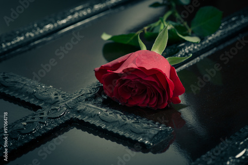 "Trauer" Stockfotos und lizenzfreie Bilder auf Fotolia.com - Bild 97064718