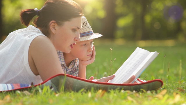 Engrossed Images – Browse 89,411 Stock Photos, Vectors, and Video ...