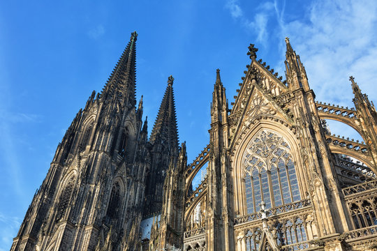 รูปภาพCathedral – เลือกดูภาพถ่ายสต็อก เวกเตอร์ และวิดีโอ2,829,705 ...
