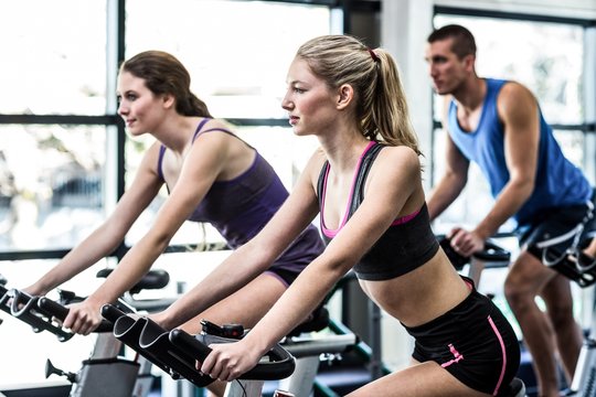 Spinning Bilder – Durchsuchen 373,731 Archivfotos, Vektorgrafiken und ...