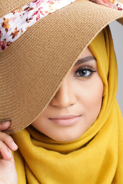 Muslimah Images – Browse 1,186,613 Stock Photos, Vectors, and Video ...