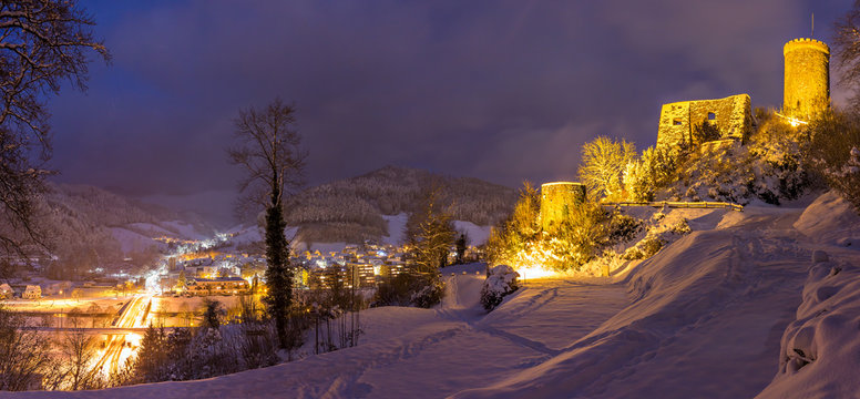 รูปภาพHausach – เลือกดูภาพถ่ายสต็อก เวกเตอร์ และวิดีโอ299 | Adobe Stock