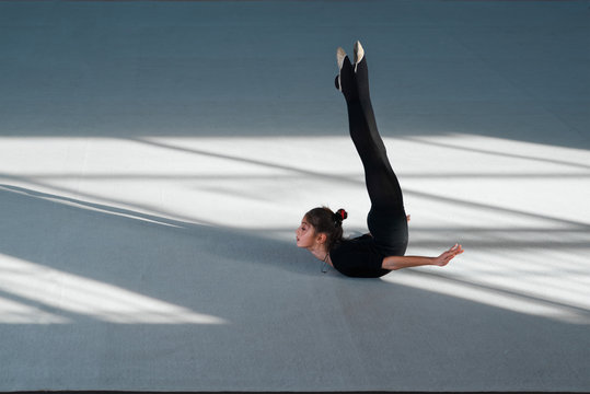 Backbender Bilder – Durchsuchen 23 Archivfotos, Vektorgrafiken und ...