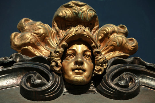 Mascaron Bilder – Durchsuchen 5,892 Archivfotos, Vektorgrafiken und ...