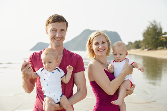 Bebis Images – Browse 45 Stock Photos, Vectors, and Video | Adobe Stock