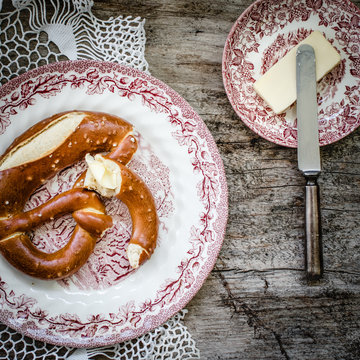 รูปภาพButterbrezel – เลือกดูภาพถ่ายสต็อก เวกเตอร์ และวิดีโอ81 | Adobe Stock