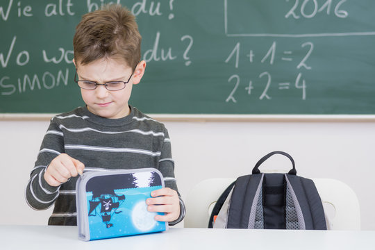 Federmappe Images – Browse 170 Stock Photos, Vectors, and Video | Adobe ...