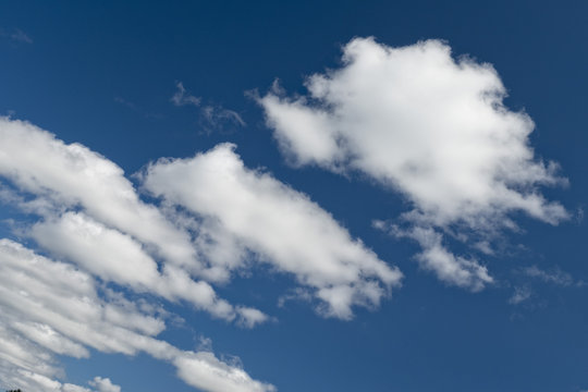 Moln bilder – Bläddra bland 551 stockfoton, vektorer och videor | Adobe ...