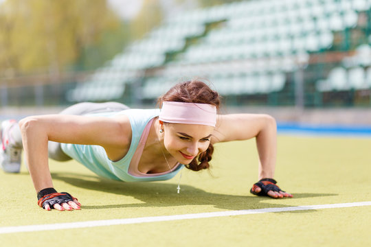 รูปภาพPush-Up – เลือกดูภาพถ่ายสต็อก เวกเตอร์ และวิดีโอ72,074 | Adobe Stock
