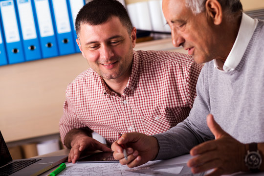 Mentoring Images – Browse 266,185 Stock Photos, Vectors, and Video ...